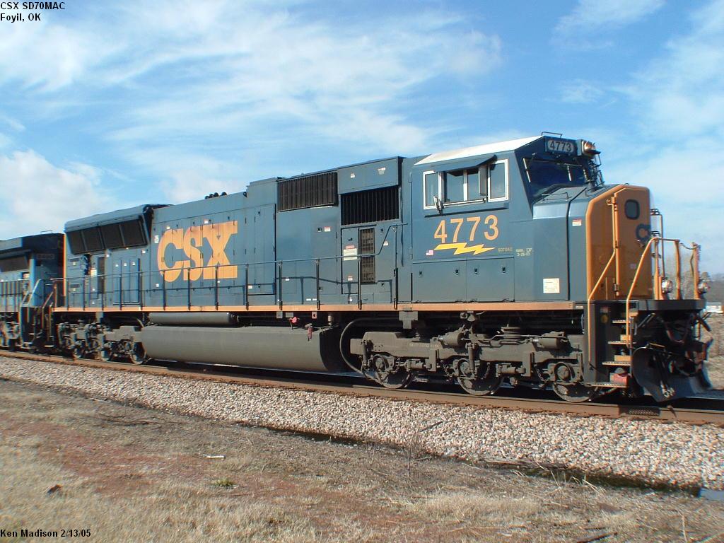 CSX SD70MAC leads BNSF H-TULGAL